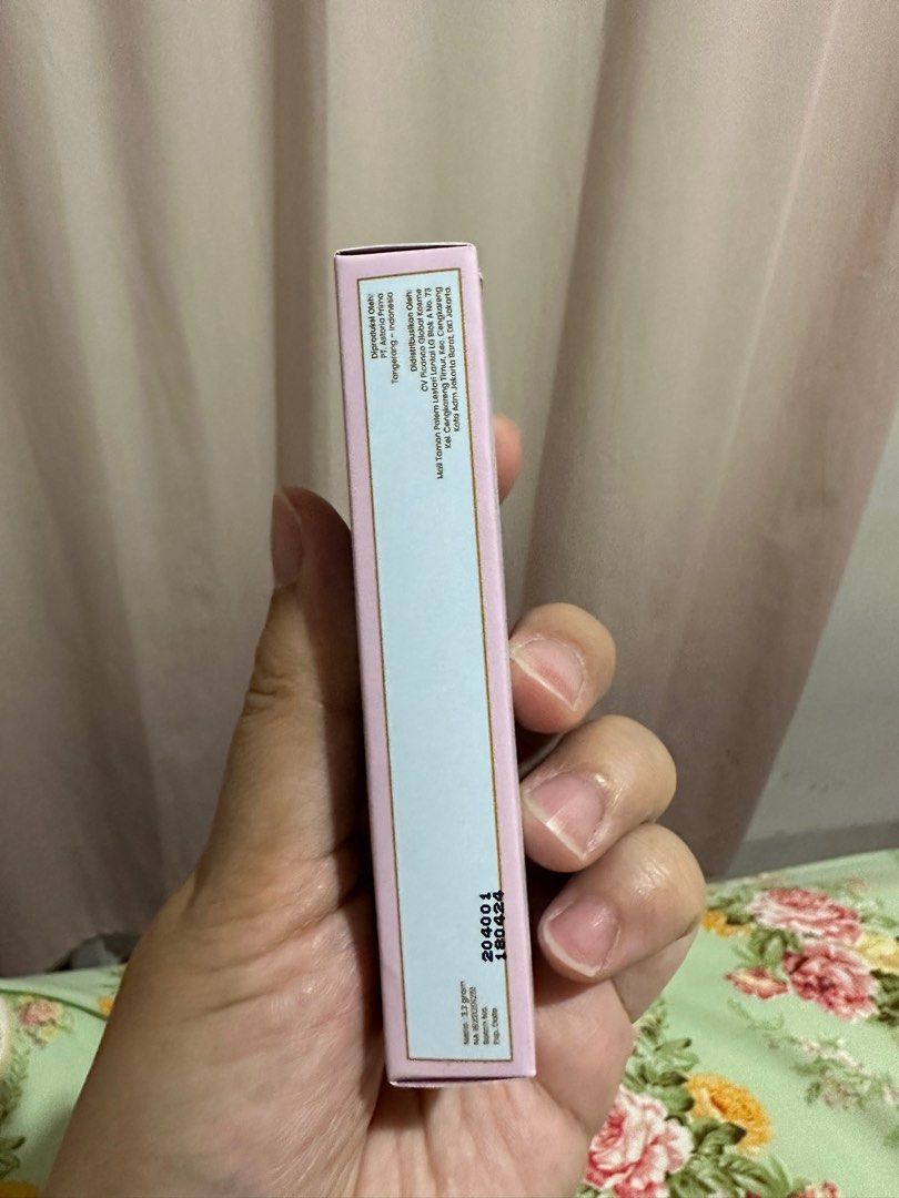 Acne conhealing pica & co x Ratu Ghania, Kesehatan & Kecantikan, Rias ...