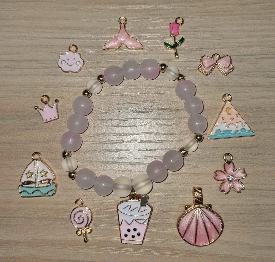 Candy Bracelets, Women's Fashion, Jewelry & Organisers, Bracelets on ...