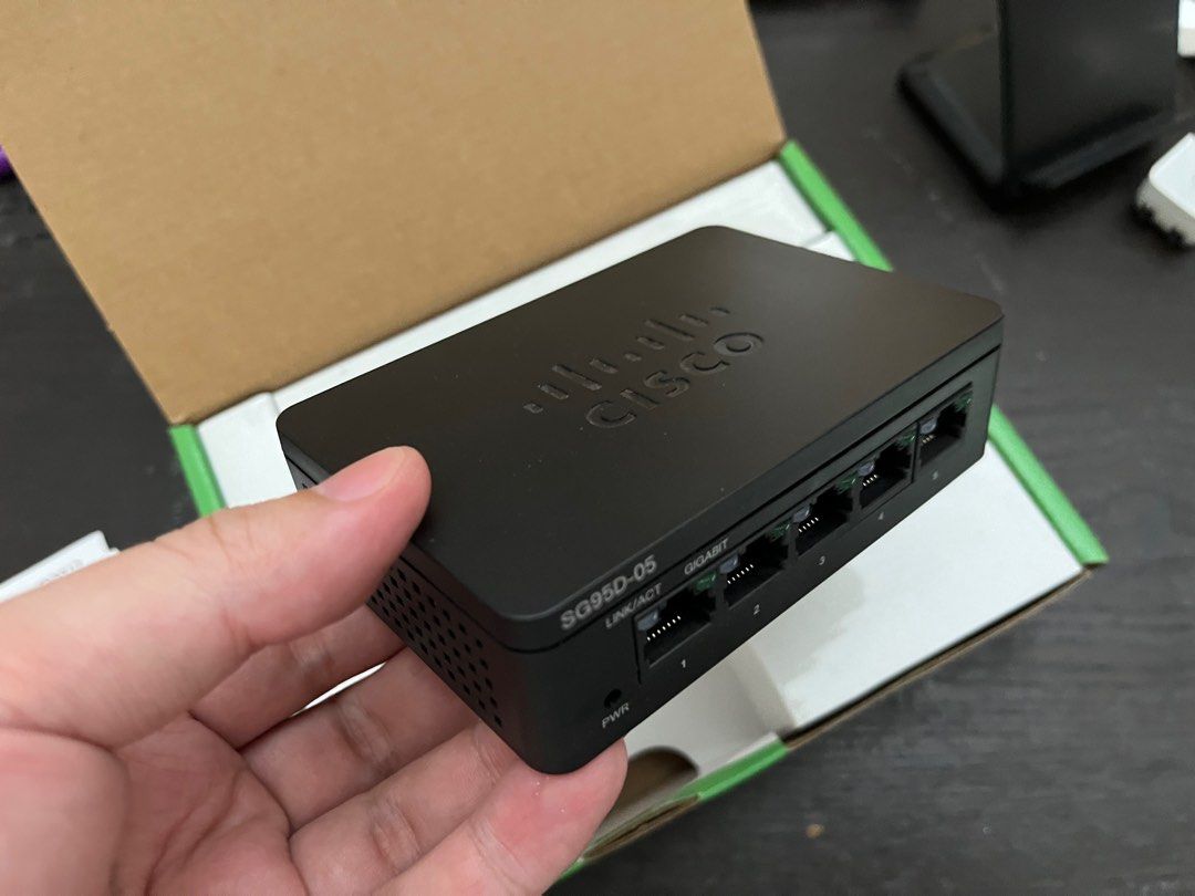 Cisco 5 port unmanaged switch, Computers & Tech, Parts & Accessories ...