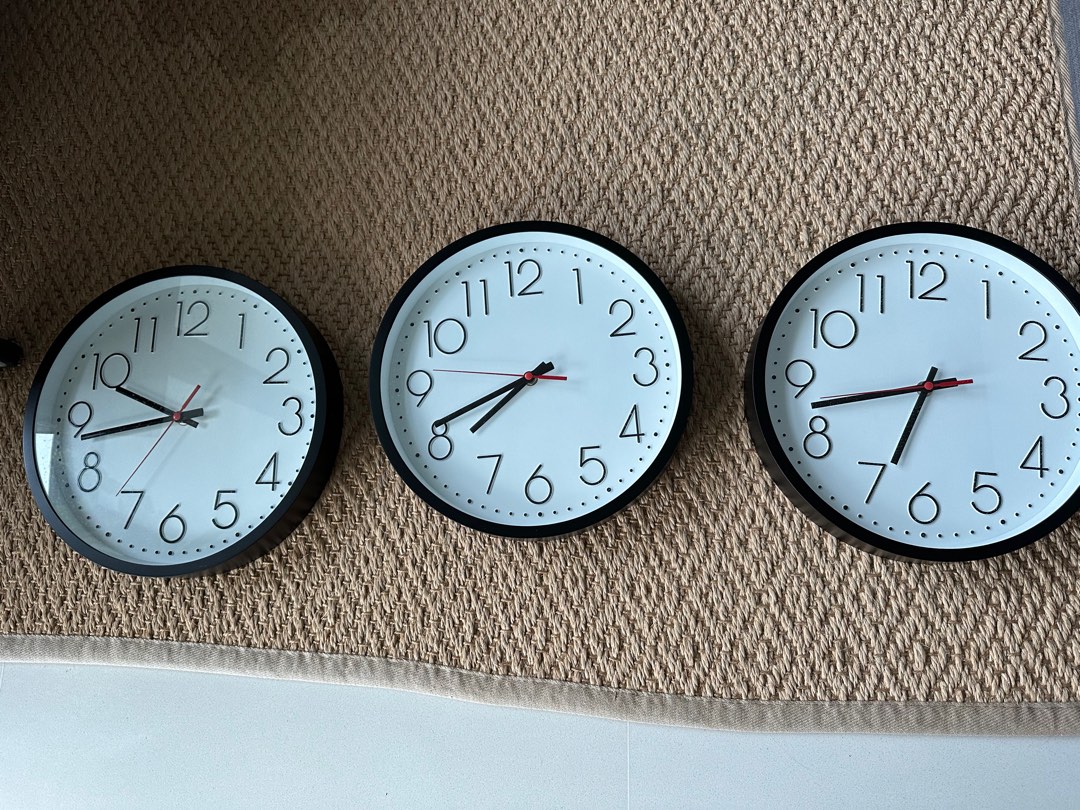 Clocks, Furniture & Home Living, Home Decor, Clocks on Carousell