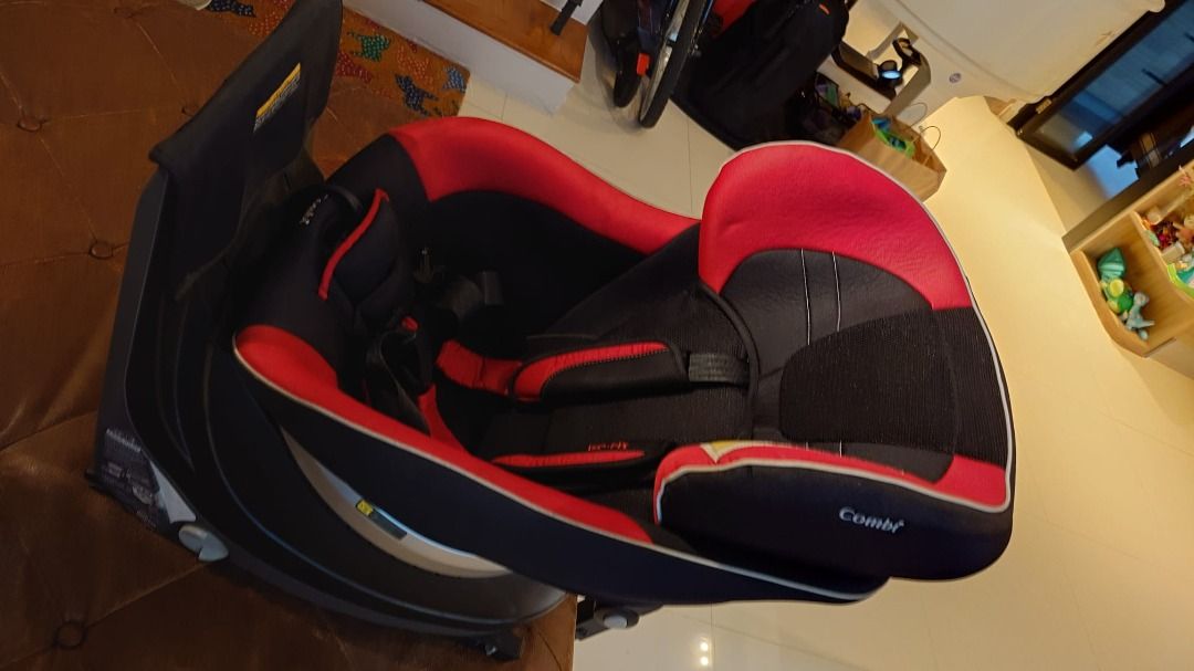 Combi Cradling 360 Isofix Car Seat, Babies & Kids, Going Out, Car Seats on Carousell