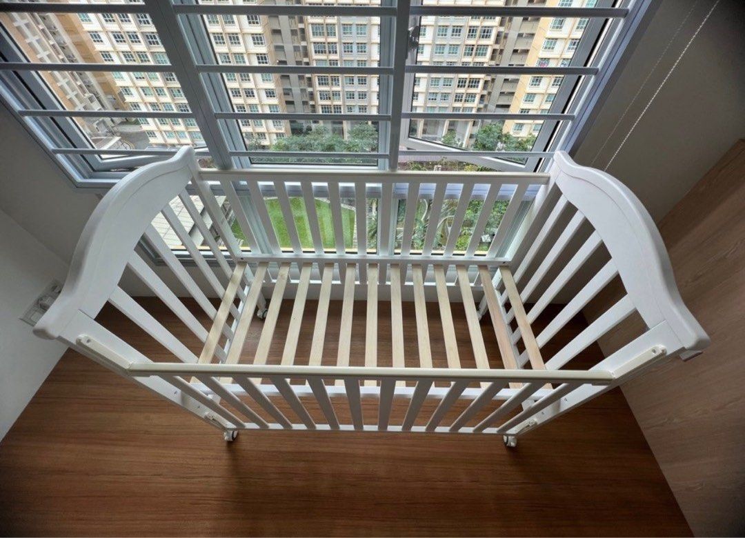 Elise 6-1 convertible baby cot with drop-gate, Babies & Kids, Baby ...