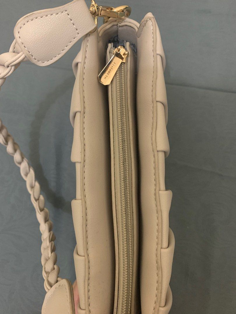 elizabeth shoulder bag, Barang Mewah, Tas & Dompet di Carousell