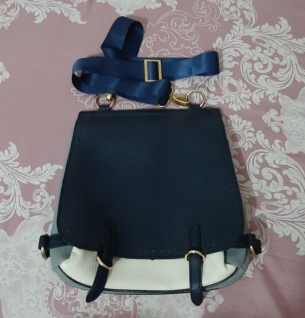 Elsa Veroni sling bag, Luxury, Bags & Wallets on Carousell