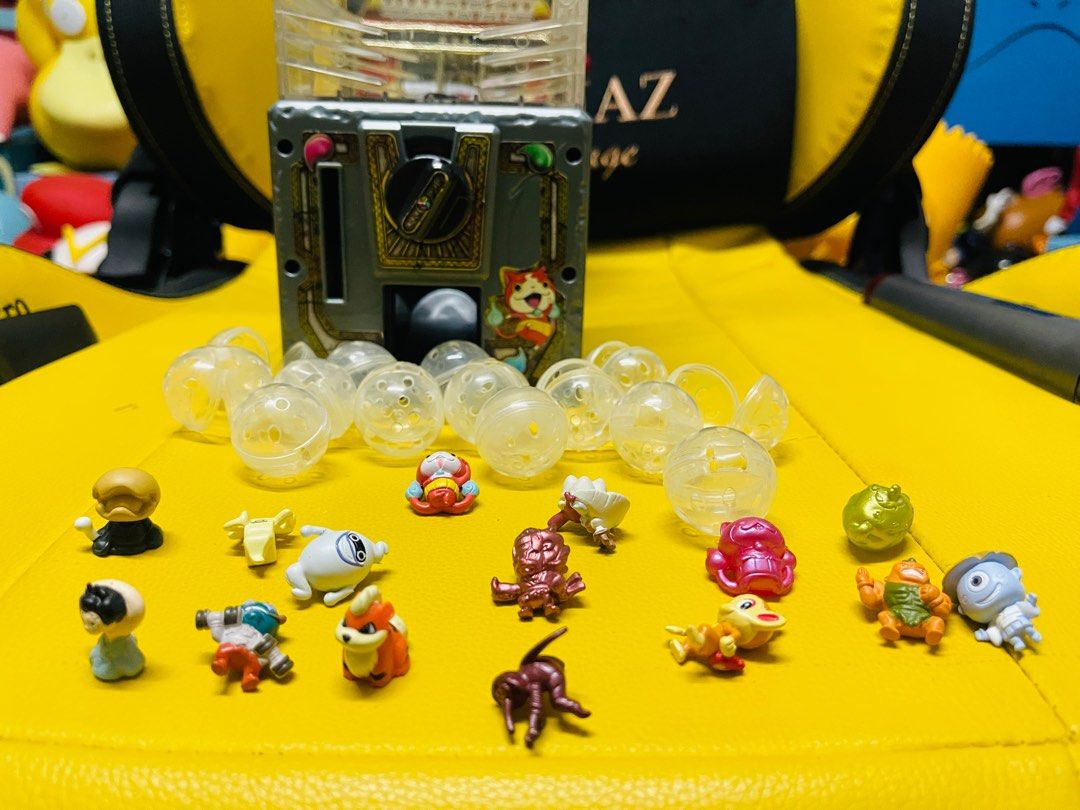 end soon Yo-Kai Watch DX Yo-Kai Gashagasha Machine Yo-Kai Gashakoro ...