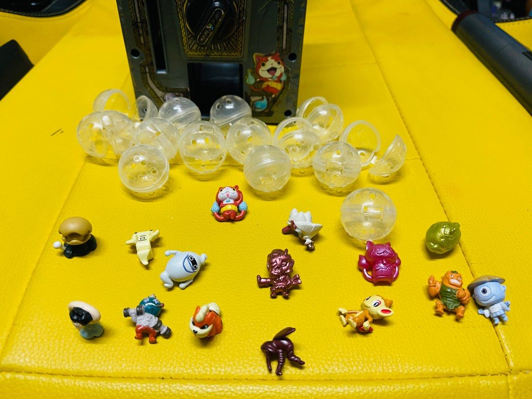 end soon Yo-Kai Watch DX Yo-Kai Gashagasha Machine Yo-Kai Gashakoro ...