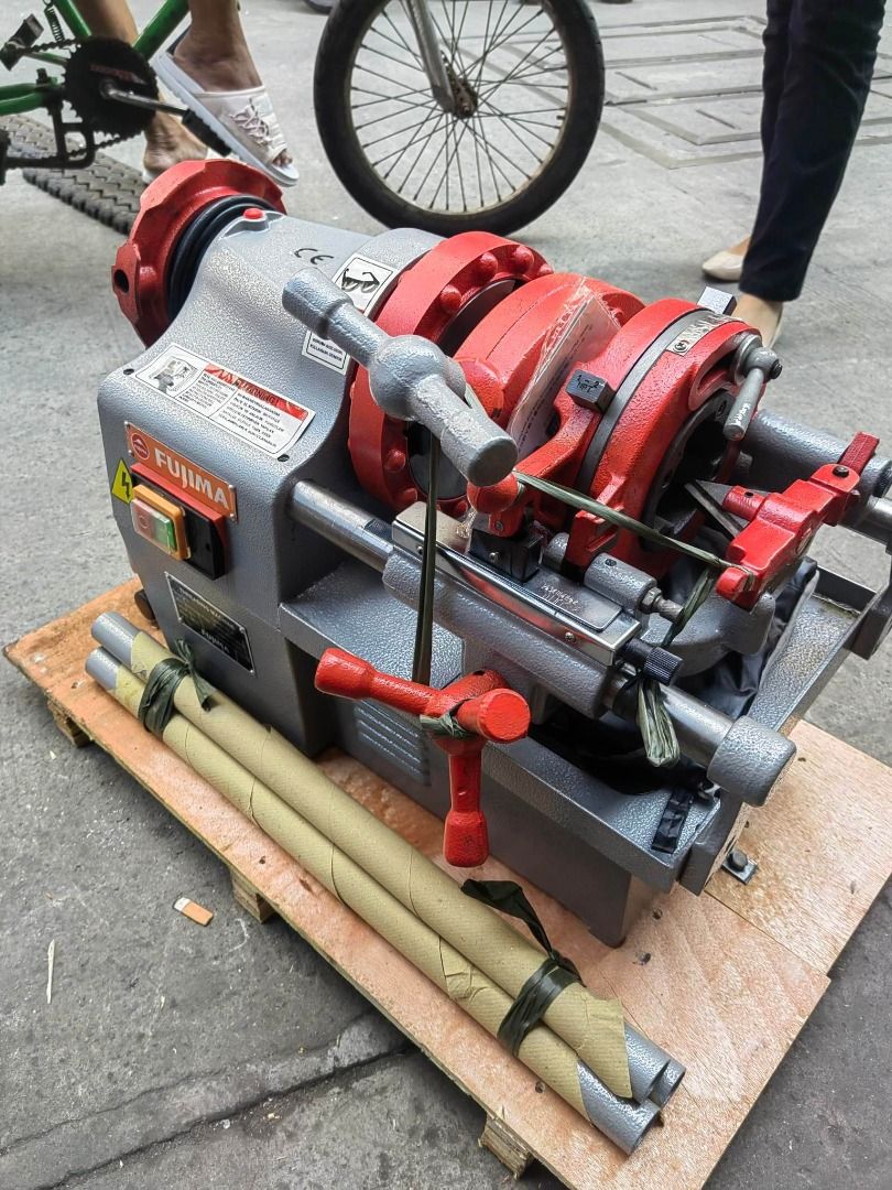 Fujima Pipe Threading Machine 1/2-2'', Commercial & Industrial ...