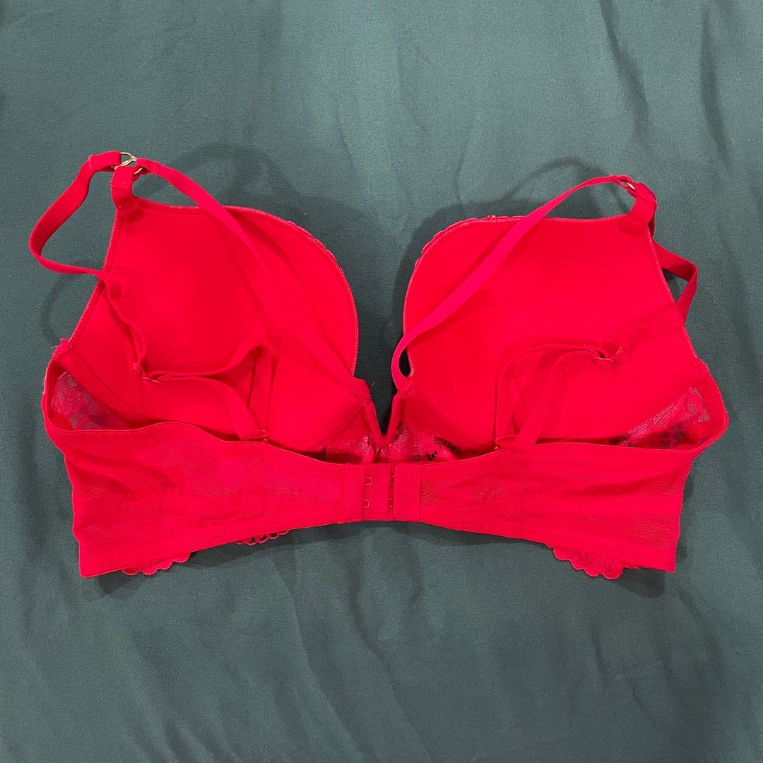 La Senza red lingerie bra, Women's Fashion, New Undergarments ...