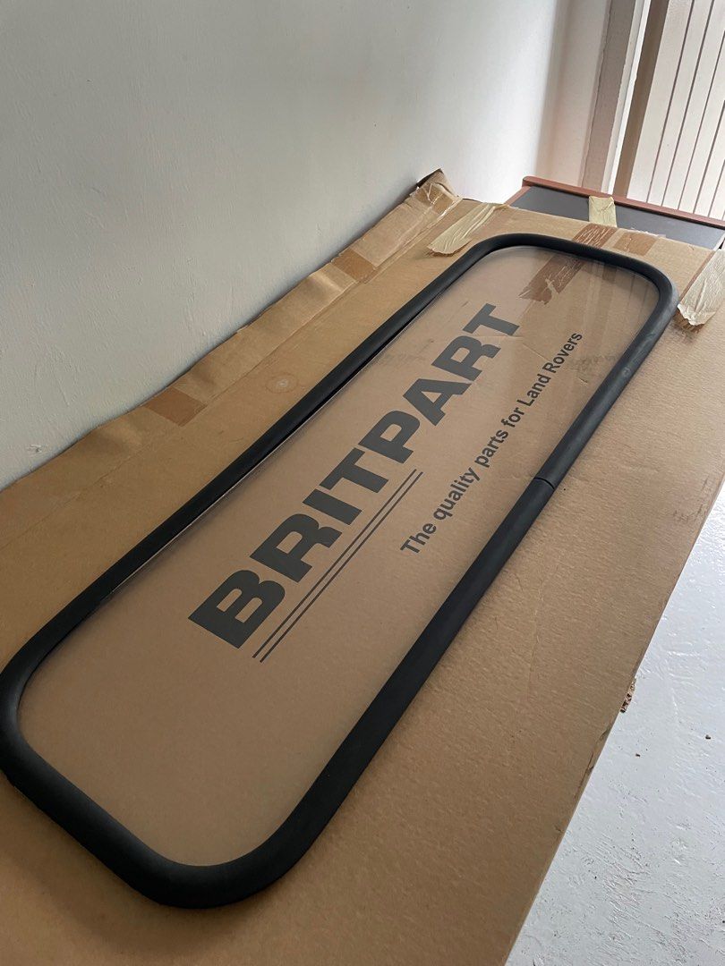 Land Rover side glass window ., Car Accessories, Accessories on Carousell