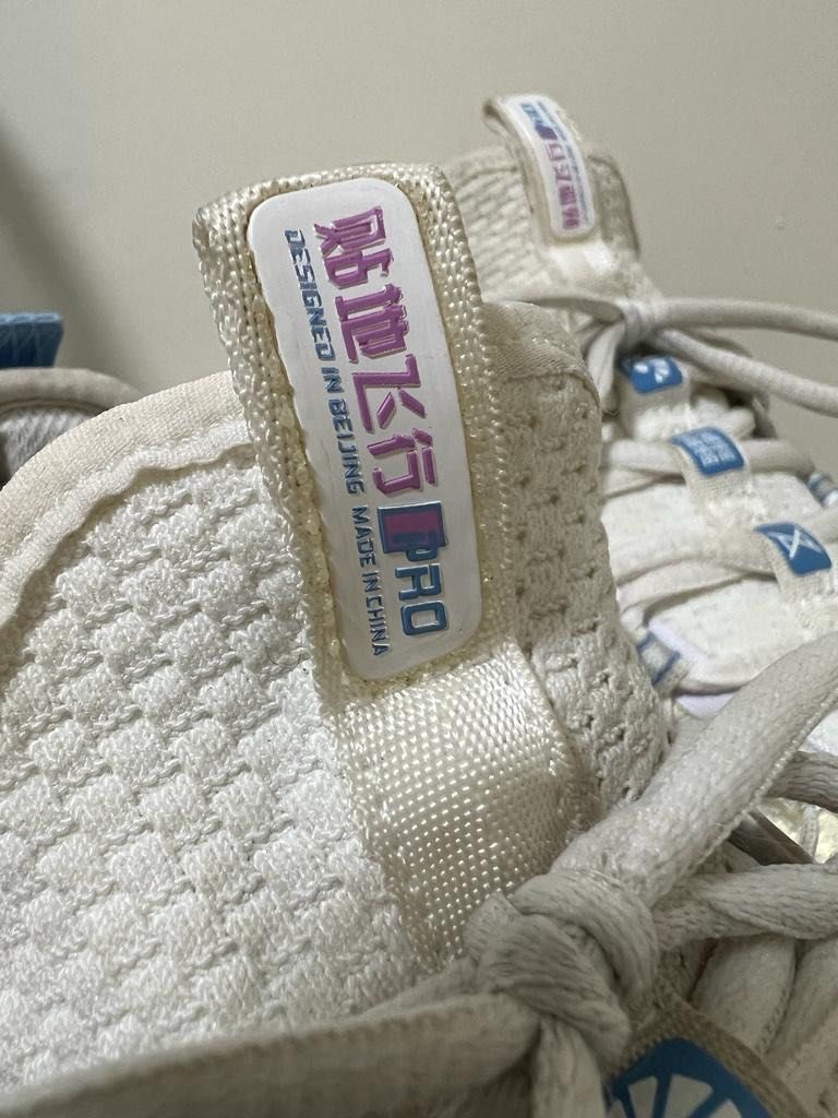 Li-Ning Saga Pro Badminton Shoes - 贴地飞行, Sports Equipment, Sports ...