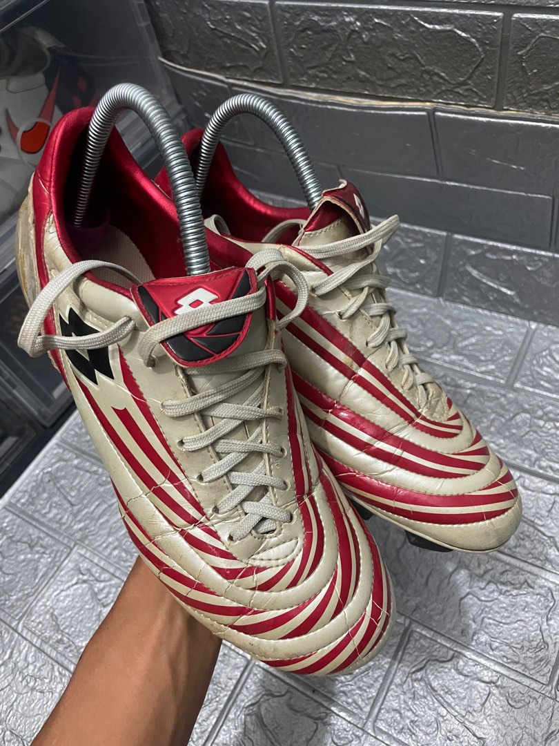 Lotto Gravity, Men's Fashion, Footwear, Boots on Carousell