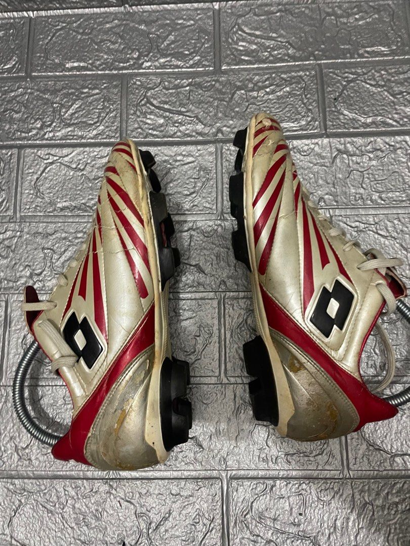 Lotto Gravity, Men's Fashion, Footwear, Boots on Carousell