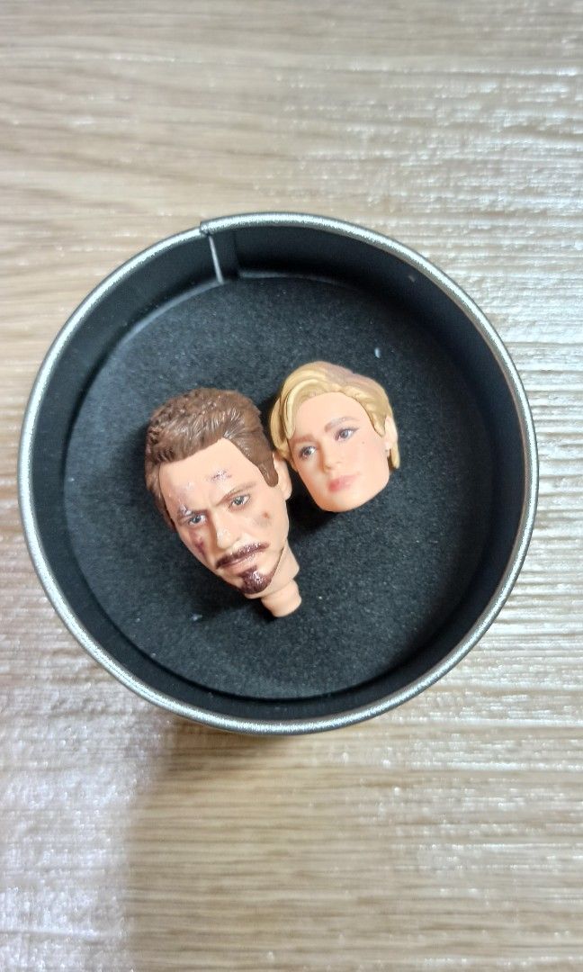 Marvel Legends Tony Stark battle damage and Captain Marvel head ...
