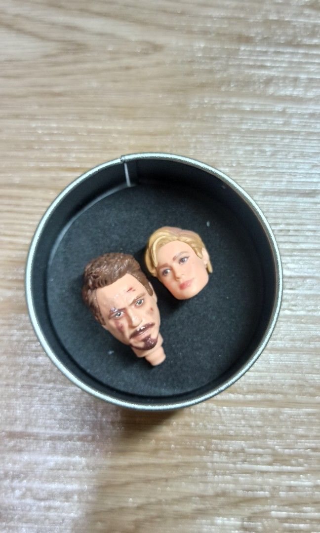 Marvel Legends Tony Stark battle damage and Captain Marvel head ...