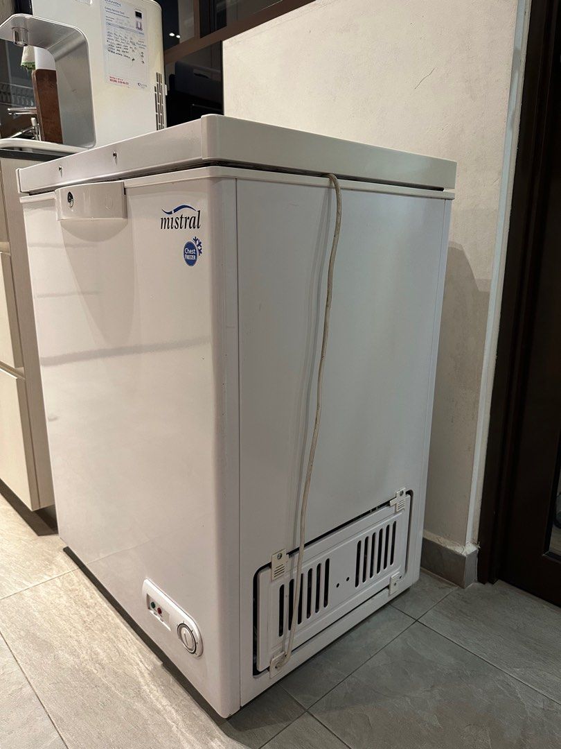 Mistral Chest Freezer MFC131A, TV & Home Appliances, Kitchen Appliances ...