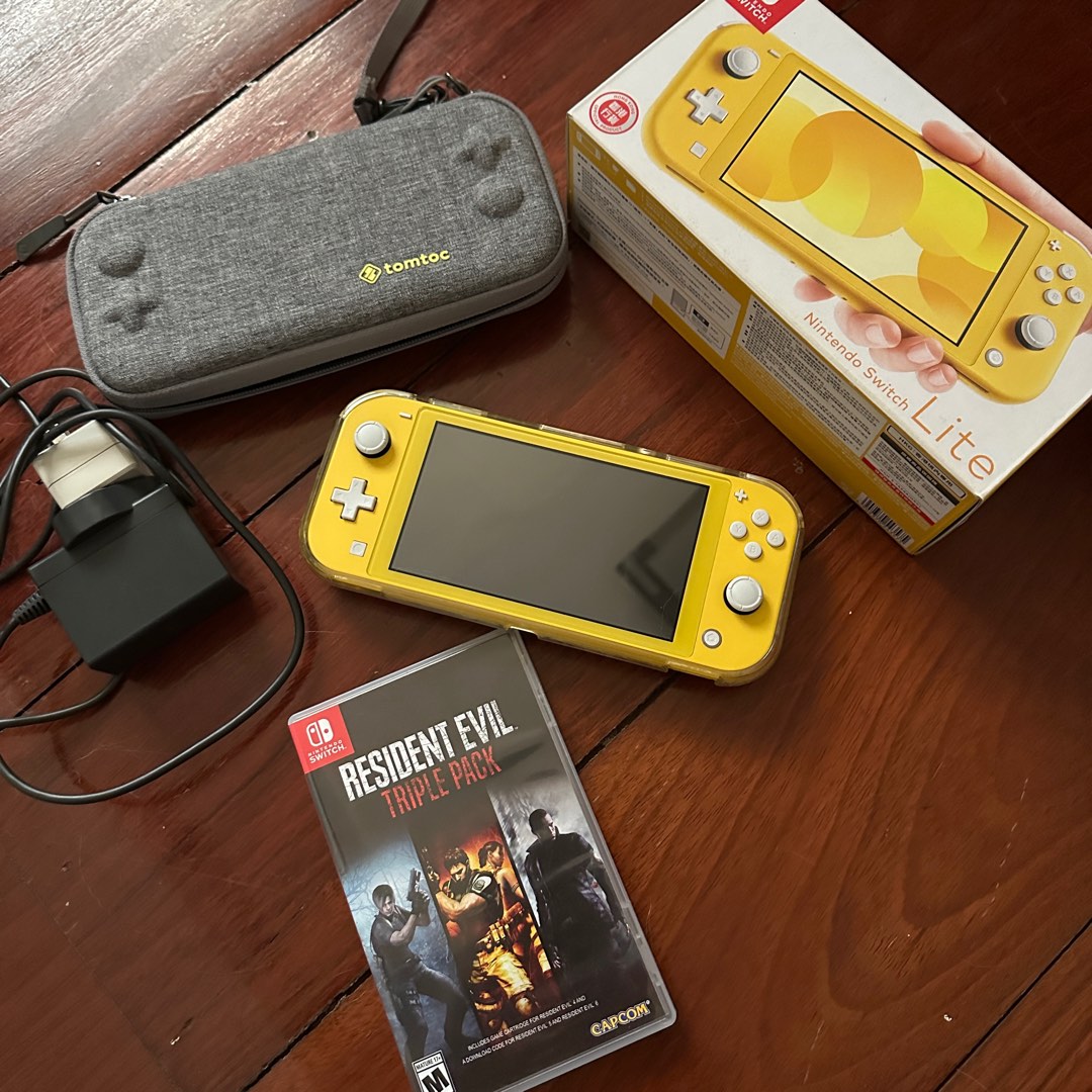 Nintendo Switch Lite Yellow with Accessories, Video Gaming, Video Game ...