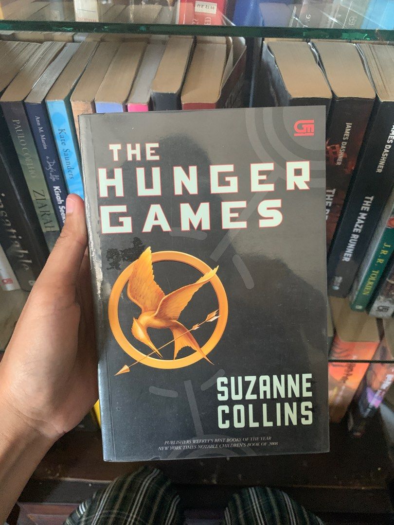 Novel Buku Hunger Games, Catching Fire, Mockingjay, Buku & Alat Tulis ...