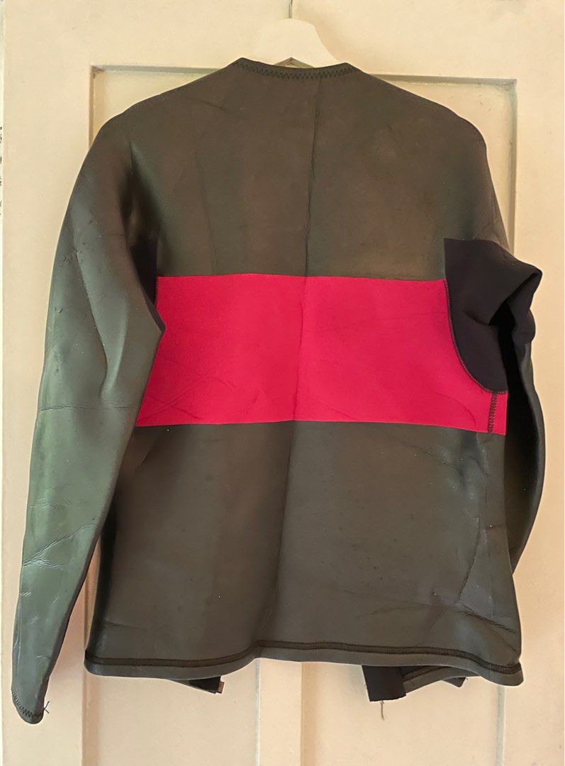 Quicksilver wetsuit jacket, Sports Equipment, Other Sports Equipment ...