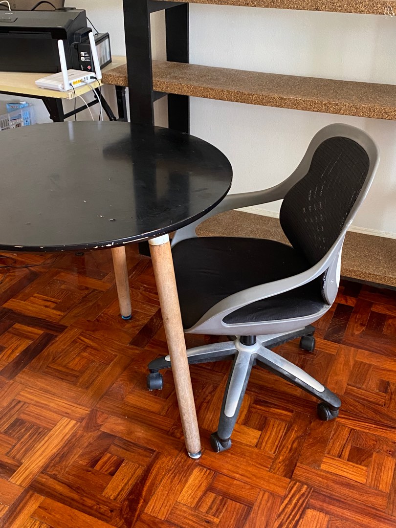 Round table (moving out sale), Furniture & Home Living, Furniture ...