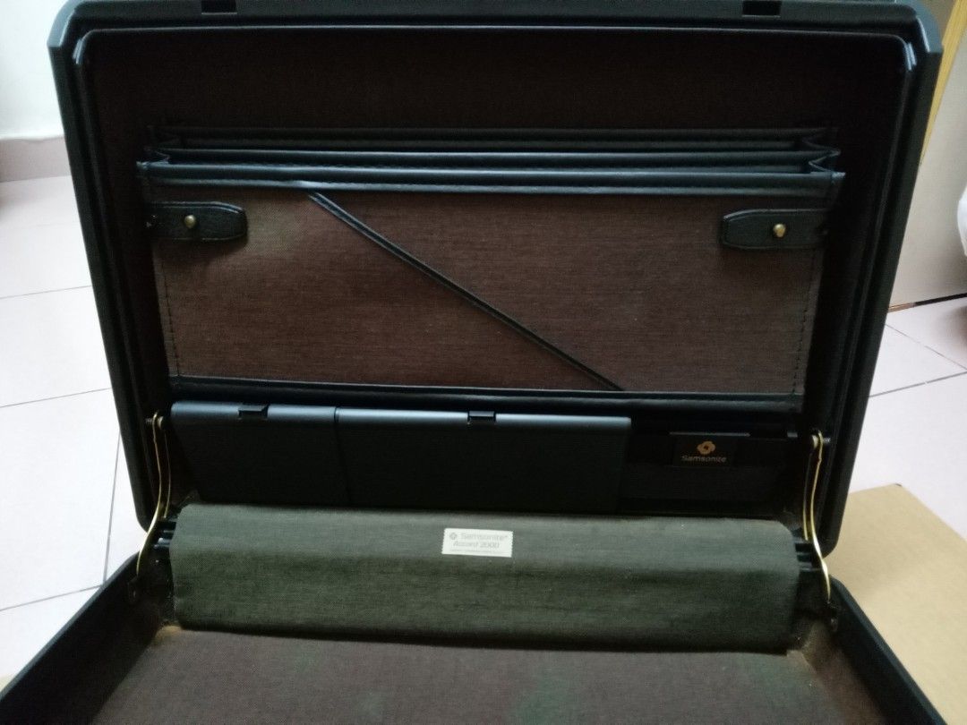 Samsonite ® Accord 2000, Men's Fashion, Bags, Briefcases on Carousell