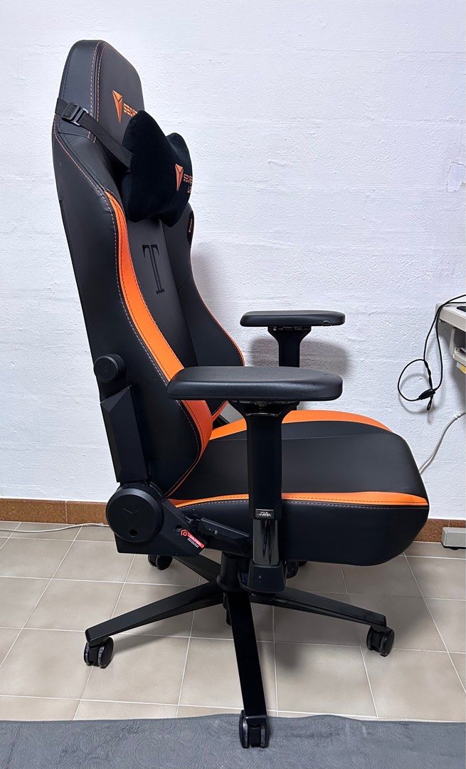 Secret Lab Gaming Chair, Furniture & Home Living, Furniture, Chairs on ...