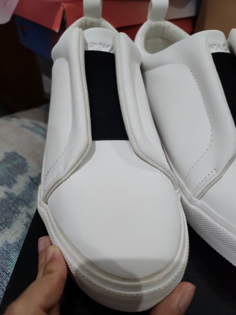 Sepatu Putih Pria AirWalk on Carousell