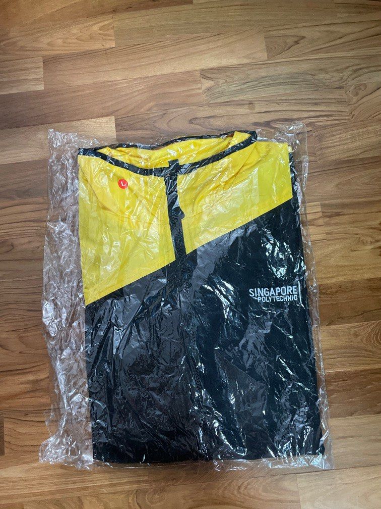 Singapore Poly athlete jacket, Men's Fashion, Activewear on Carousell