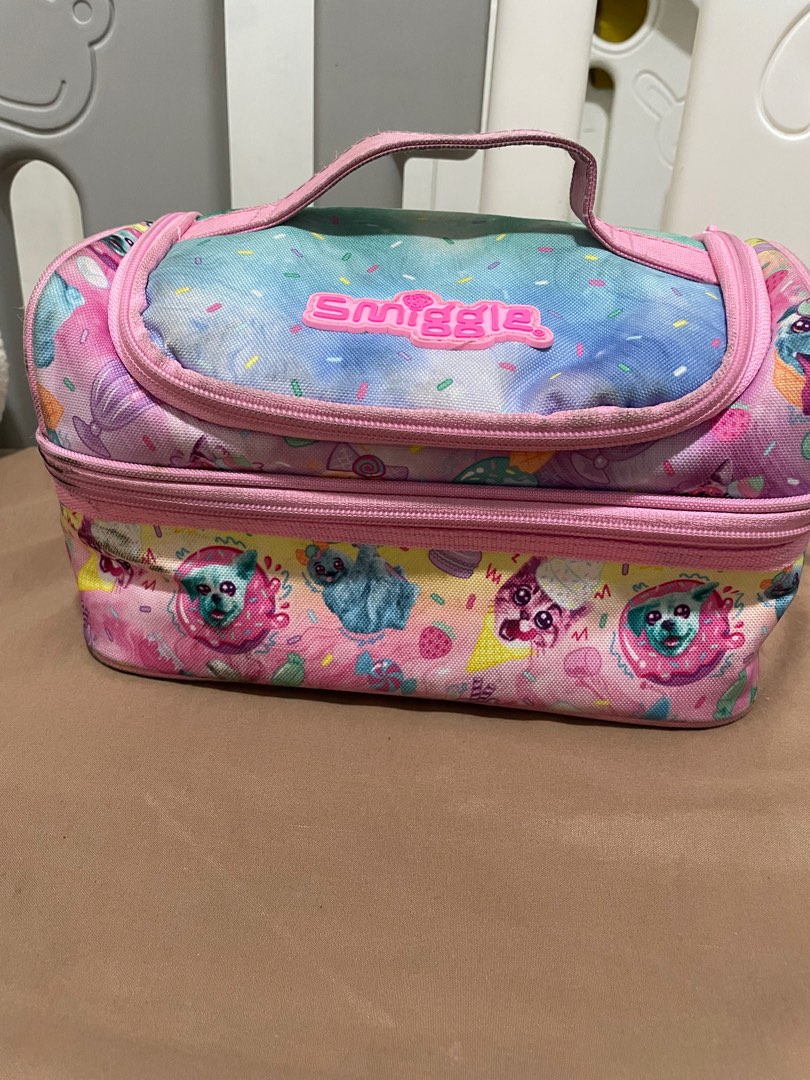 Smiggle lunch bag on Carousell