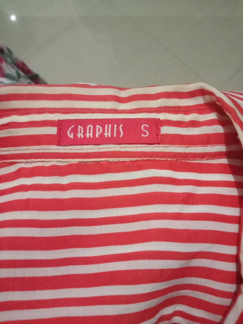 Top Graphis, Fesyen Wanita, Pakaian Wanita, Gaun & Rok di Carousell