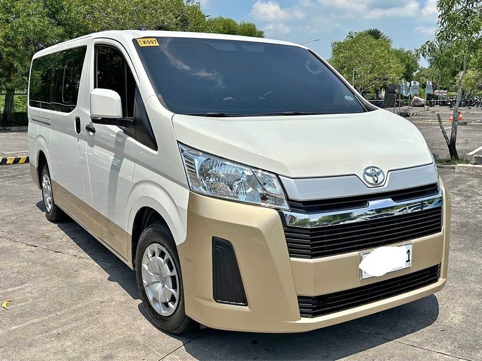 Toyota hi ace commuter deluxe on Carousell