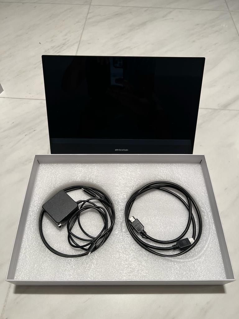 Ultralight portable monitor (15.6'' 4k UHD) by Desklab, Computers ...