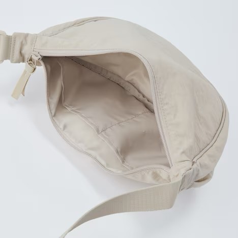 UNIQLO DUMPLING BAG on Carousell