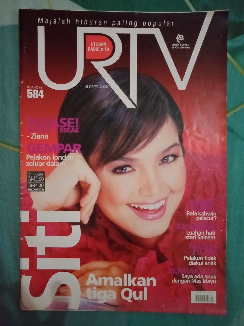 URTV tahun 2002 Cover Siti Nurhaliza, Hobbies & Toys, Books & Magazines ...