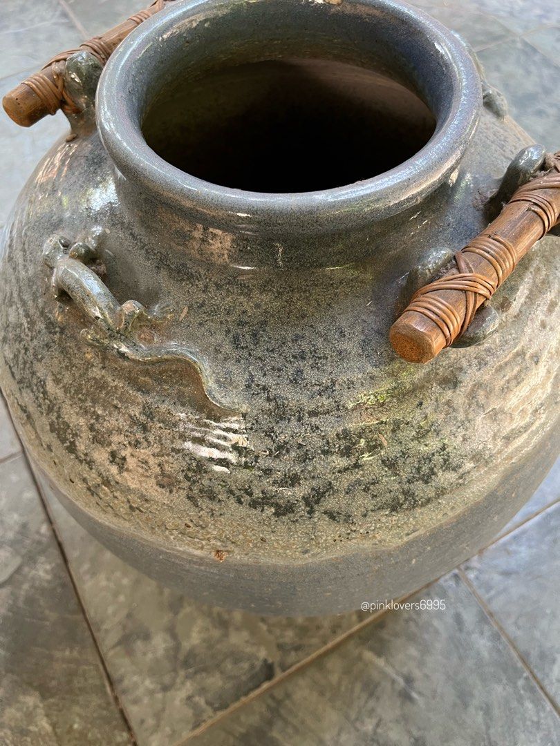 Vas / Guci Besar Antik Antique Vintage Kuno Biru Gambar Cicak Pajangan ...