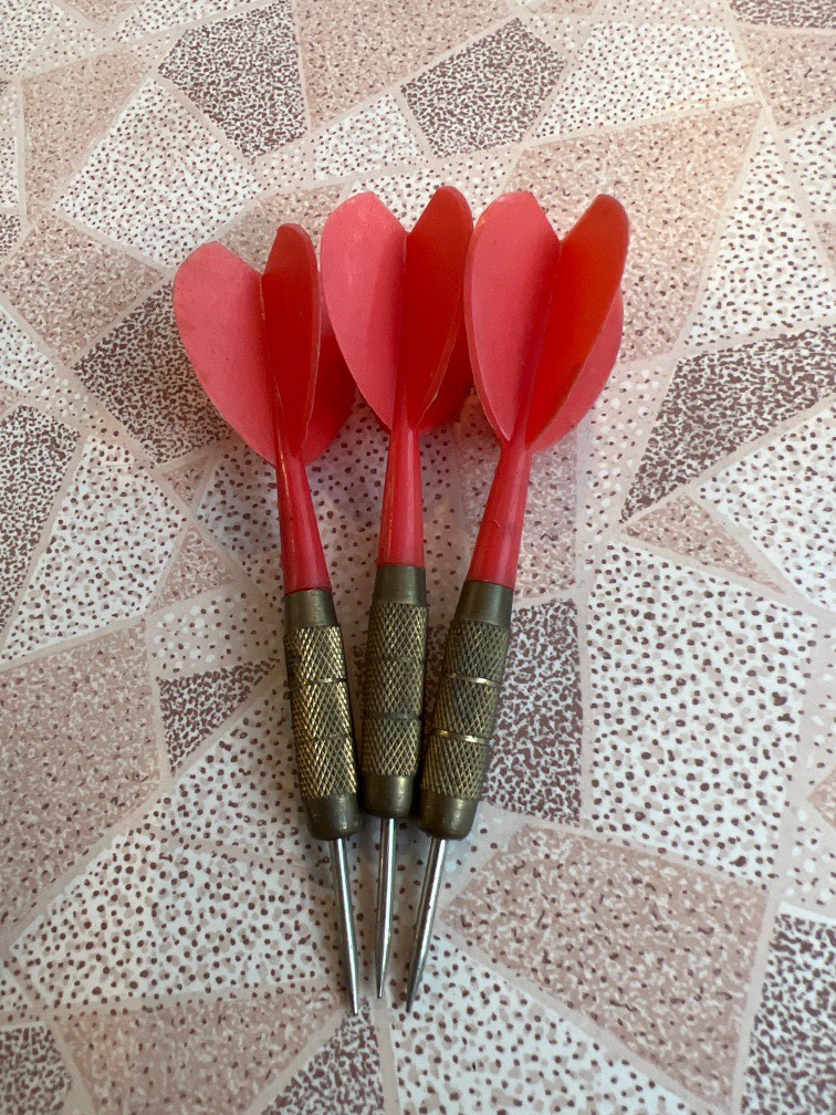 Vintage Dart Set, Hobbies & Toys, Memorabilia & Collectibles, Vintage ...