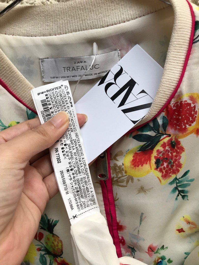 Zara flowers jacket, Fesyen Wanita, Pakaian Wanita, Baju Luaran di Carousell