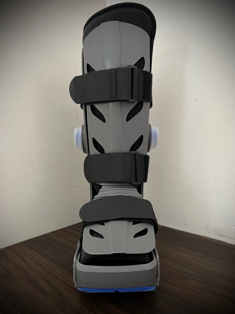 Aircast AirSelect Walker Brace/Walking Boot, Health & Nutrition ...