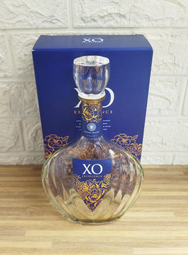 Botol bekas miras Suntory XO Excellence 700ml, Antik, Pajangan di Carousell