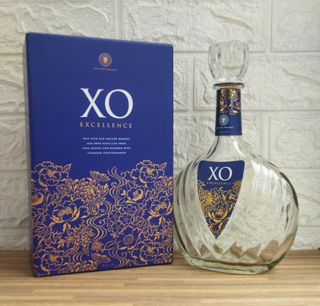 Botol bekas miras Suntory XO Excellence 700ml, Antik, Pajangan di Carousell