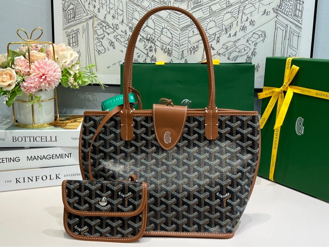 Branded tote bag, Women's Fashion, Bags & Wallets, Tote Bags on Carousell