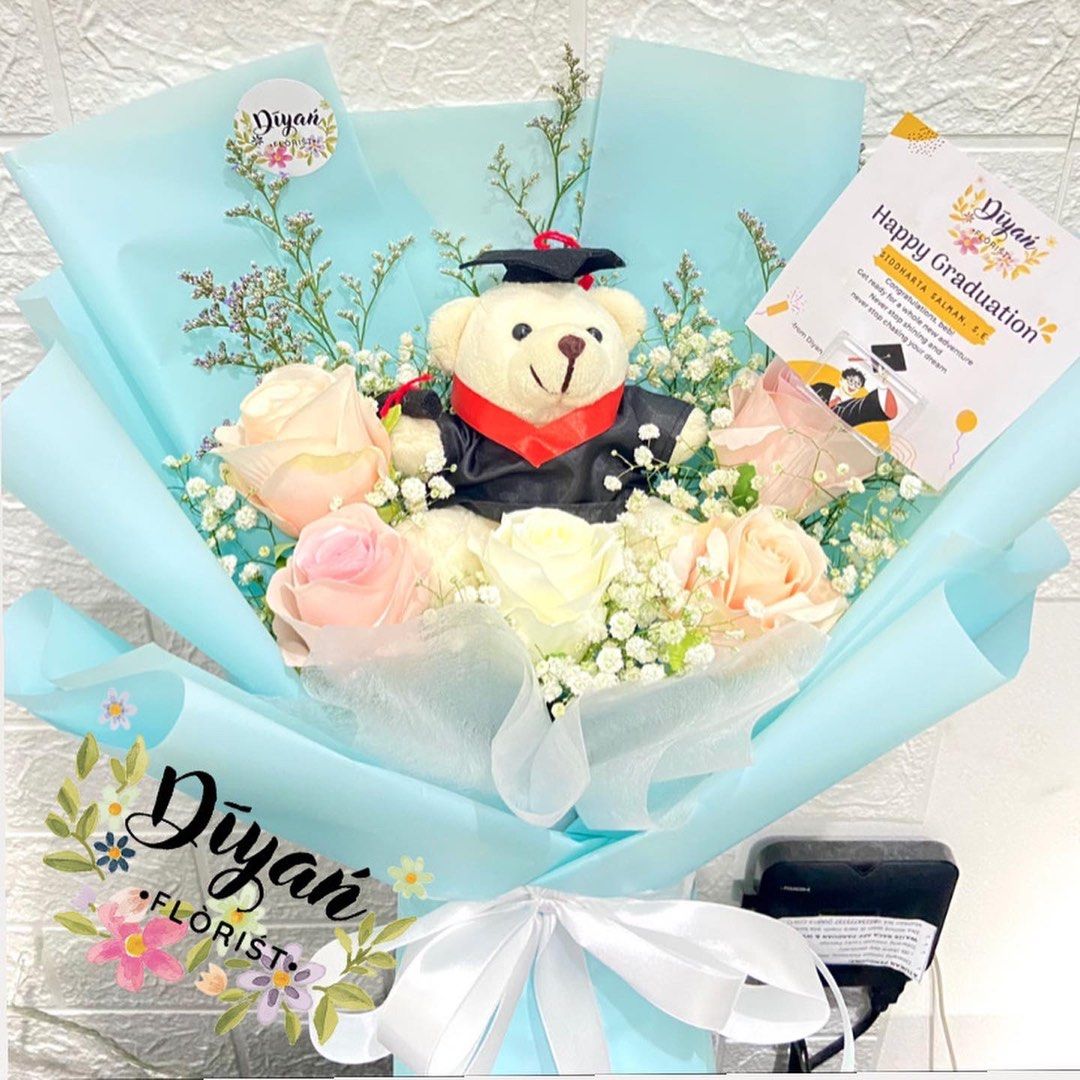 Buket Bunga WISUDA / GRADUATION on Carousell