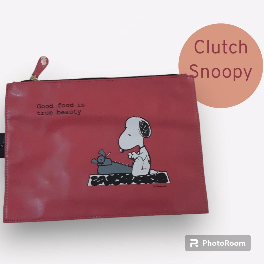 Clutch Snoopy, Fesyen Wanita, Tas & Dompet di Carousell