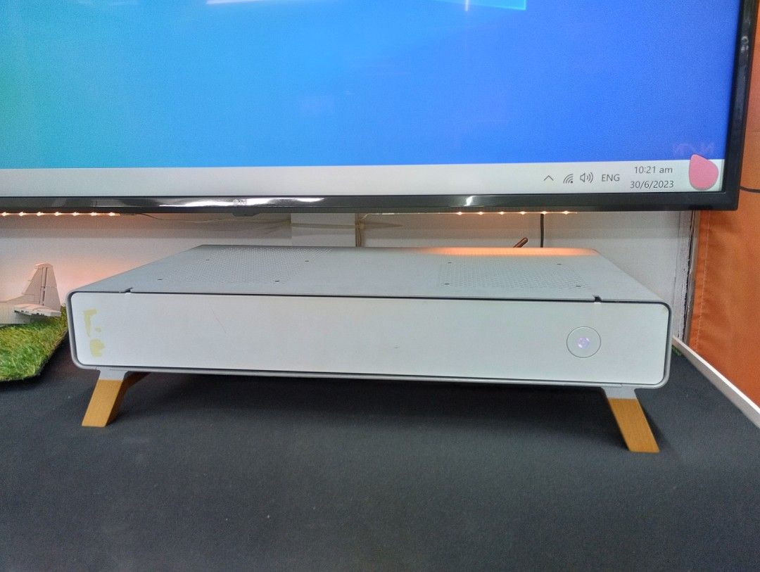 Cool Sleek Gaming PC i5 9600KF 2080 ti iTX Monitor Riser, Computers ...