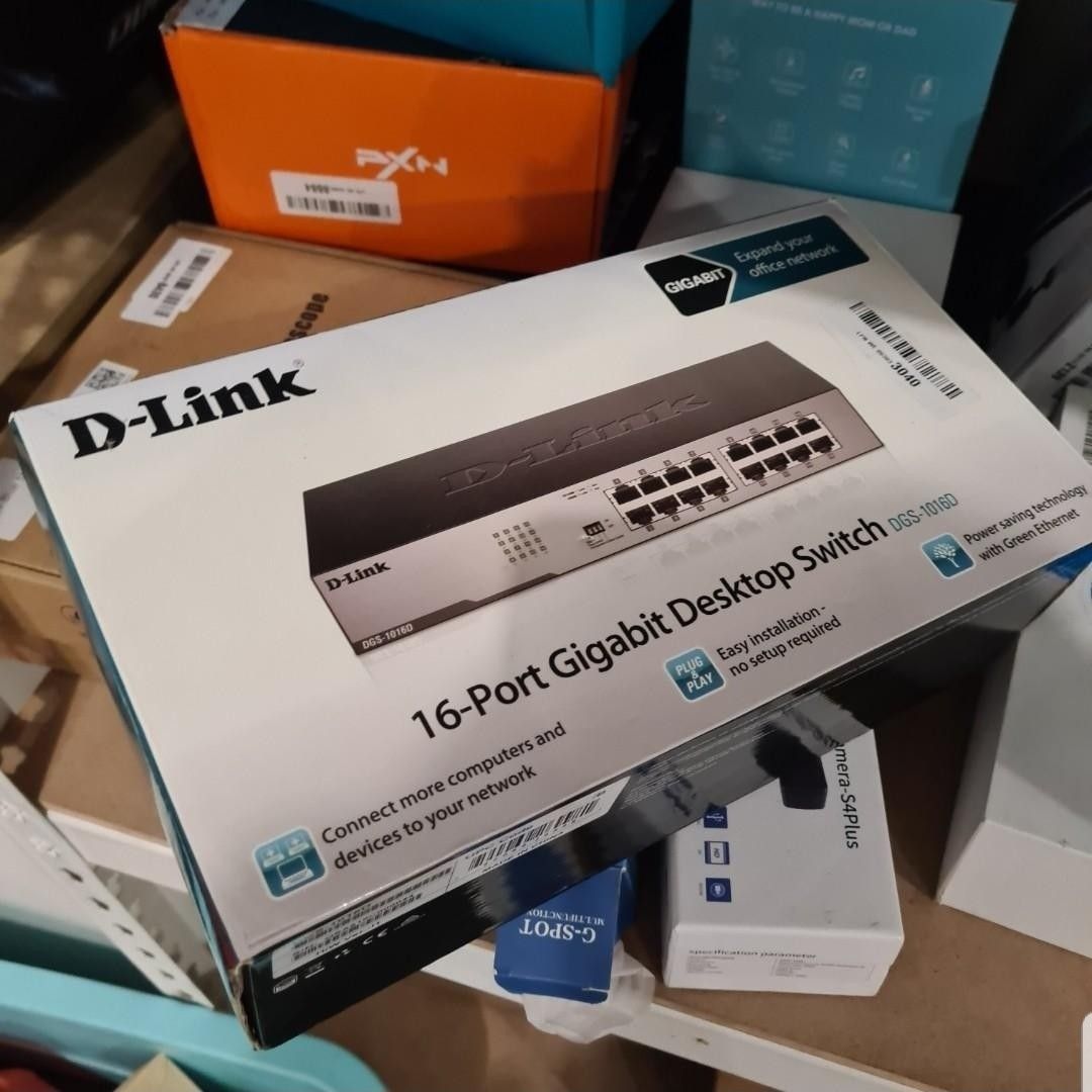 D-Link DGS-1016D 16-Port Gigabit Metal Rackmountable Unmanaged Desktop Switch, 10/100/1000Mbps ...