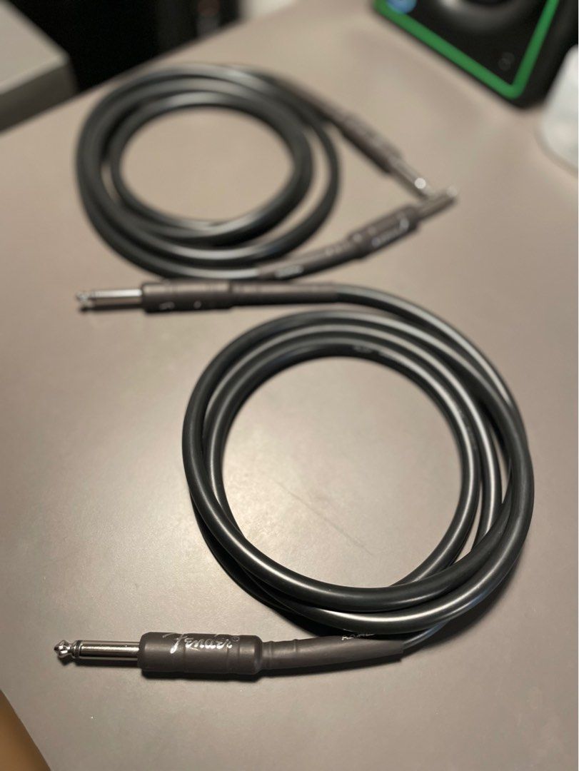 Fender professional instrument cable x2 (5ft), Computers & Tech, Parts ...