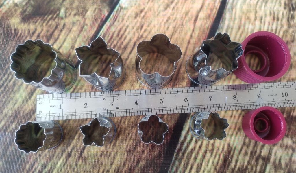 Flower Metal Cutter Set with Holder on Carousell