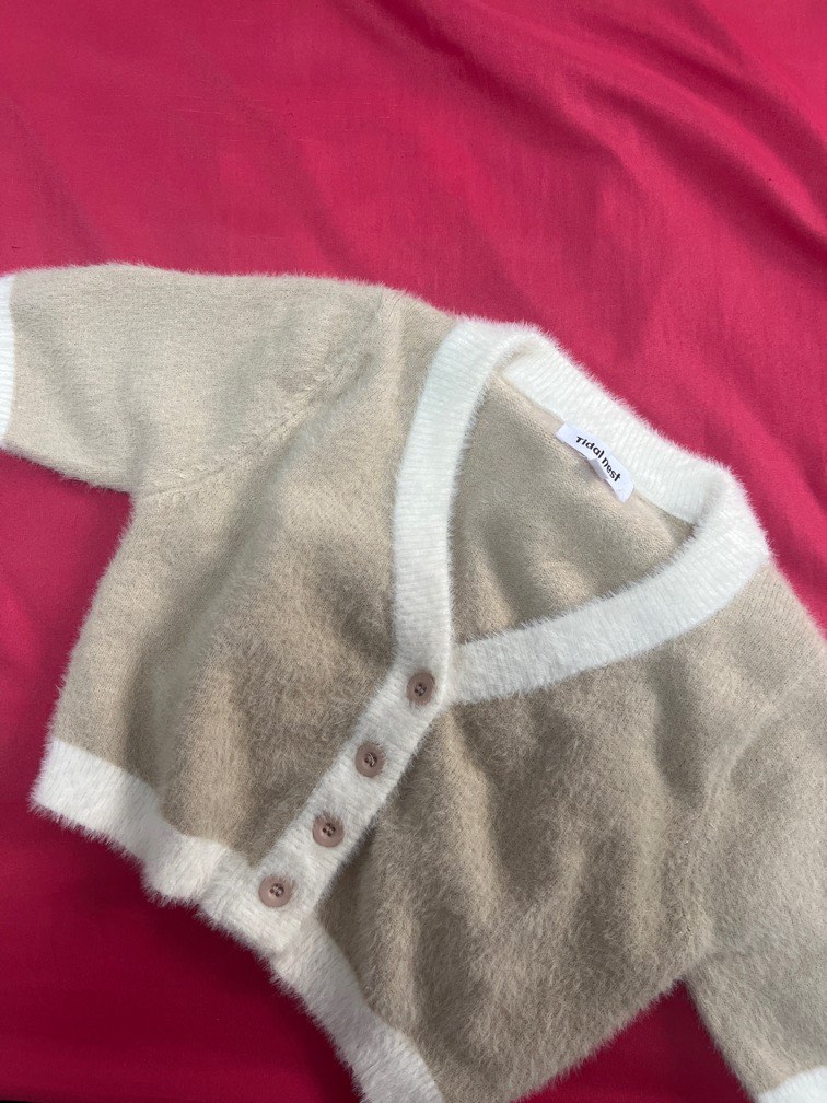 Fluffy top, Women's Fashion, Tops, Other Tops on Carousell