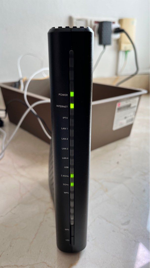 FREE!! Wifi gigabit router and Huawei optical network router, Computers ...