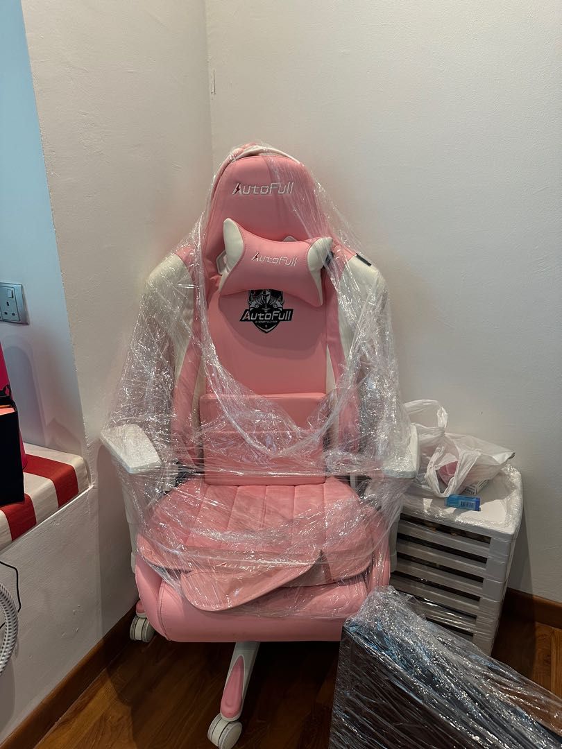 gaming chair, Furniture & Home Living, Furniture, Chairs on Carousell