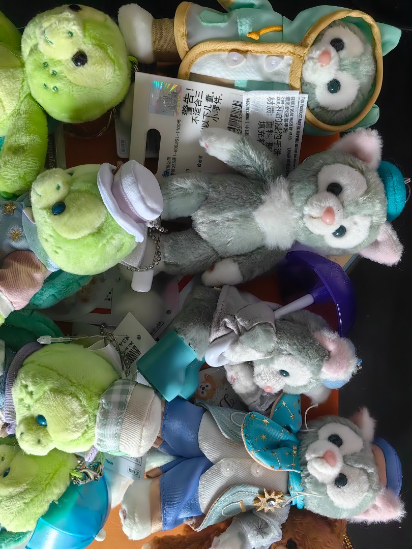 Gelatoni and Olu Mel keychains Disney Duffy and friends, Hobbies & Toys ...